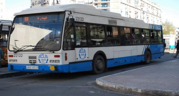 Transport urbain: lancement du premier "bus intelligent" en Algérie ...