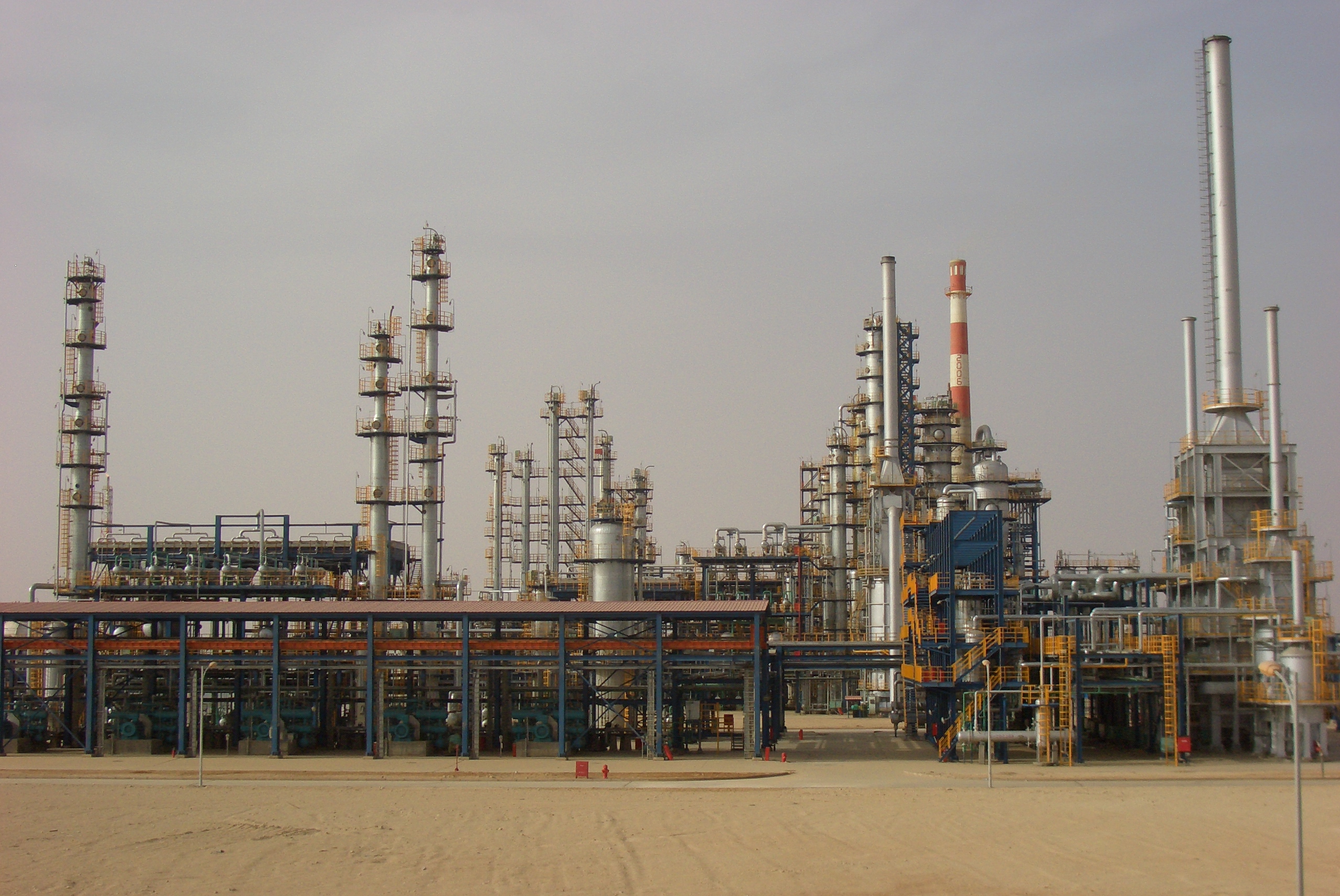 The strike at a Chinese oil refinery in Adrar goes on – الشروق أونلاين