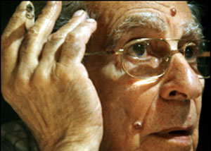 Egyptian film legend Chahine dies – الشروق أونلاين