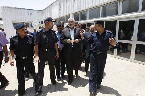 Le Premier ministre du Hamas, Ismaël Haniyeh, en visite en Égypte ...