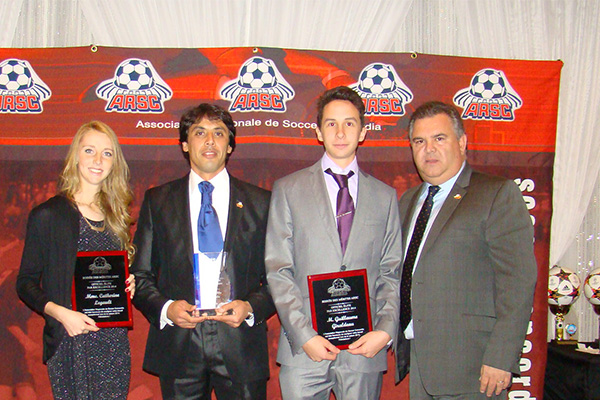 اختيار الجزائري بن باقة أحسن حكم في كندا – الشروق أونلاين