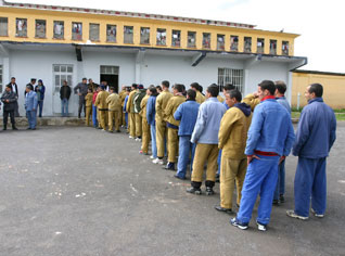 6,988 foreigners detained in Algerian prisons – الشروق أونلاين