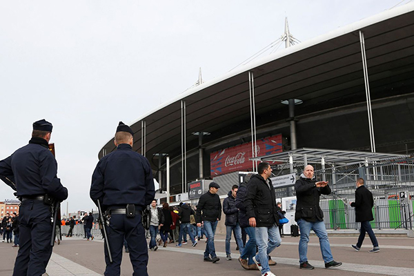 French Security Services Slip off Algerian Fans of National Team’s ...