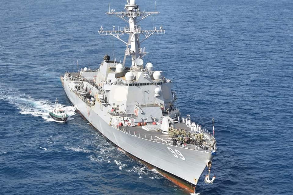رسو المدمرة الأمريكية "FARRAGUT – DDG 9" بميناء جن جن (صور) – الشروق ...