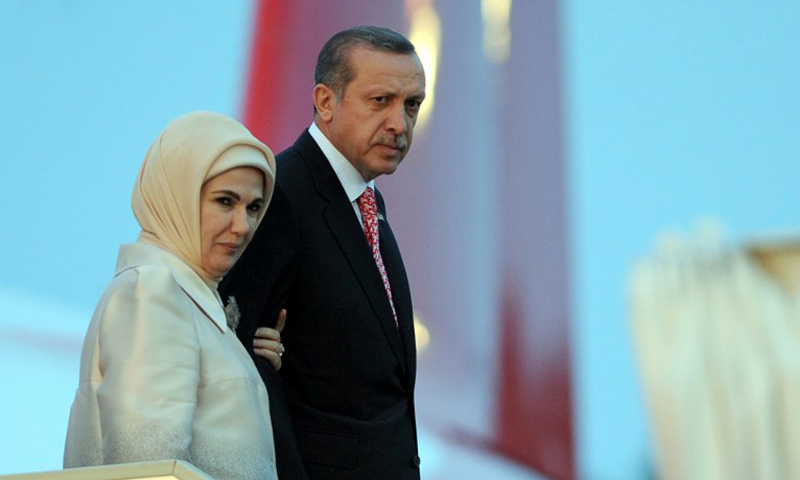 برغم الرفض الاجتماعي.. هكذا دعمت أمينة أردوغان زوجها في مسيرته ...