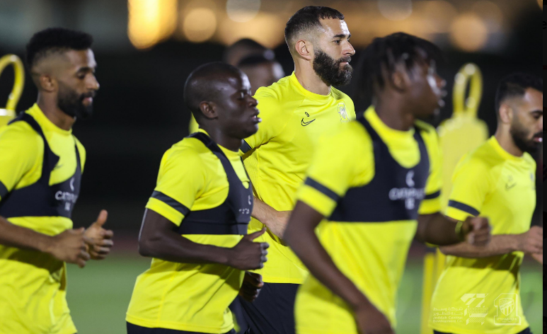 بالصور.. أول ظهور لبن زيمة وكانتي في تدريبات الاتحاد السعودي – الشروق ...