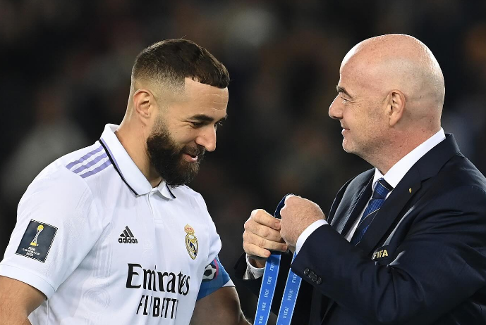 إنفانتينو يهنئ كريم بن زيمة – الشروق أونلاين