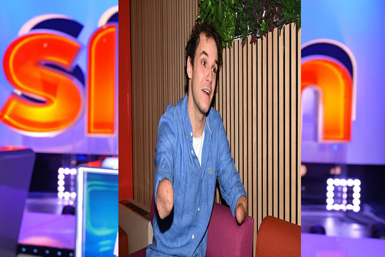 SURPRISE! voici le nouveau présentateur de "Slam" – الشروق أونلاين