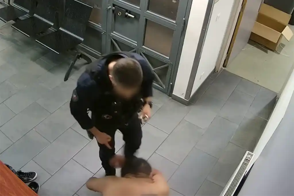 Prison avec sursis requise contre deux policiers – الشروق أونلاين